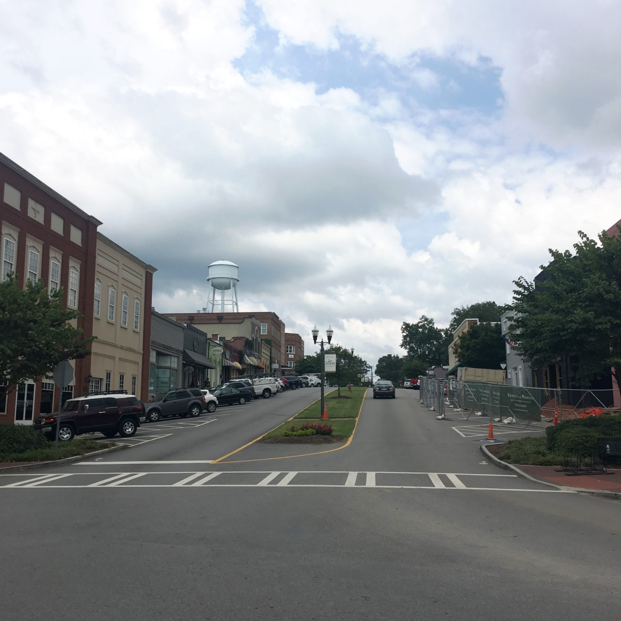 Exploring Senoia, Georgia // Where The Walking Dead is filmed – Verbal ...