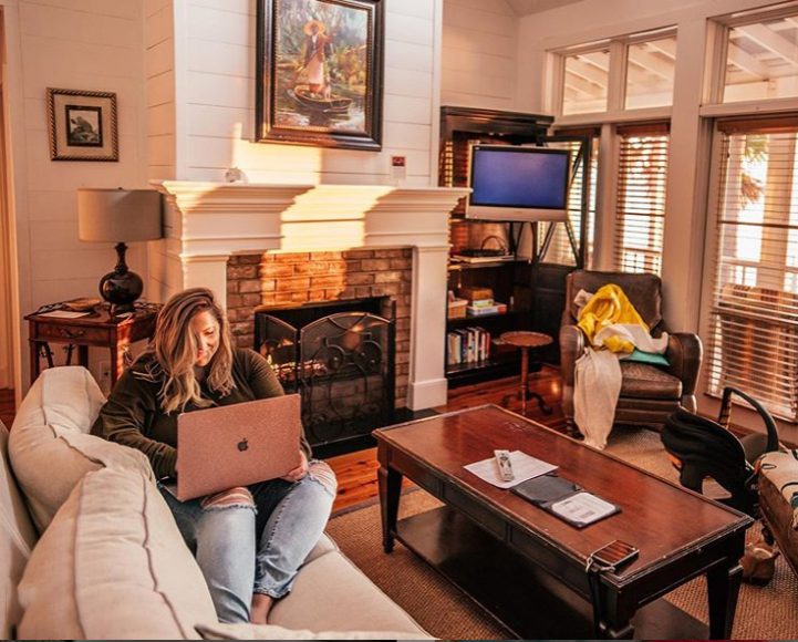 10 Challenges Of Working At Home and How To Deal With Them – Verbal ...